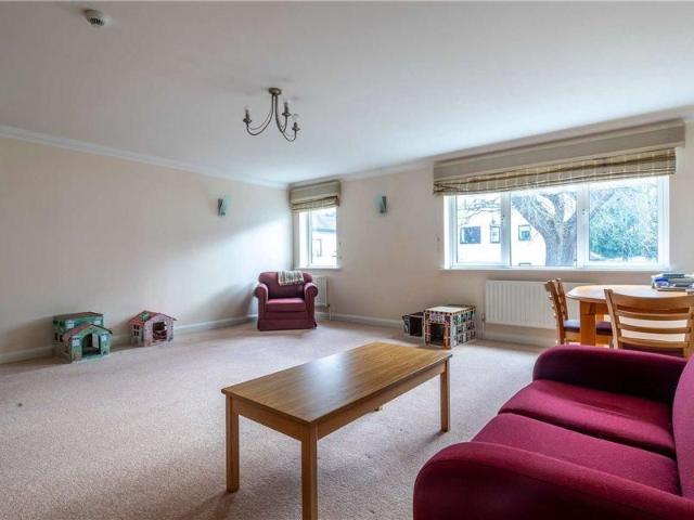 4 bedroom terraced house to rent