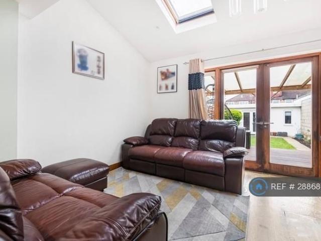 4 bedroom terraced house to rent