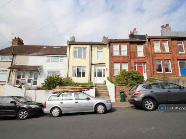 4 bedroom terraced house to rent