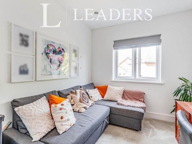 4 bedroom terraced house to rent