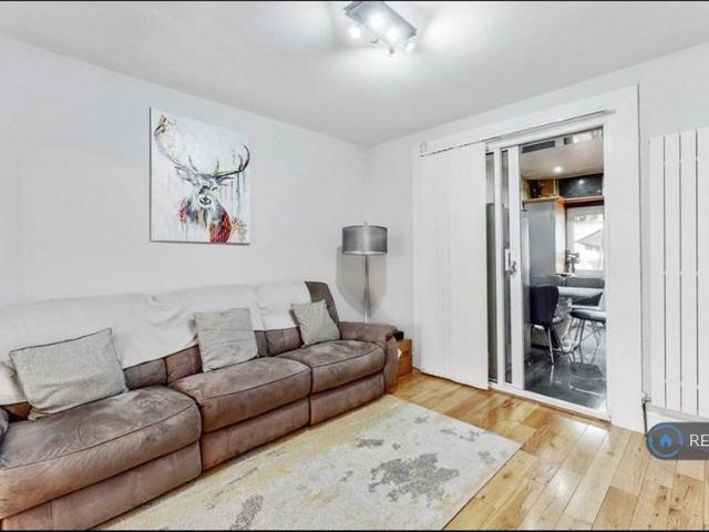 4 bedroom terraced house to rent