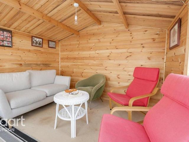 4 bedroom terraced house to rent