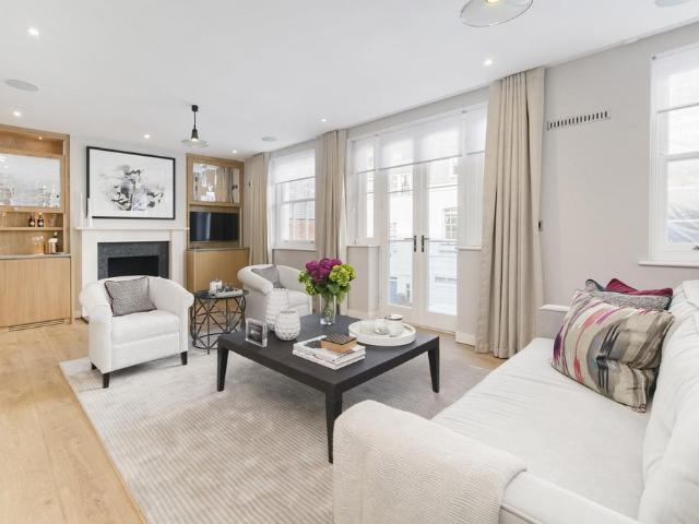 4 bedroom terraced house to rent