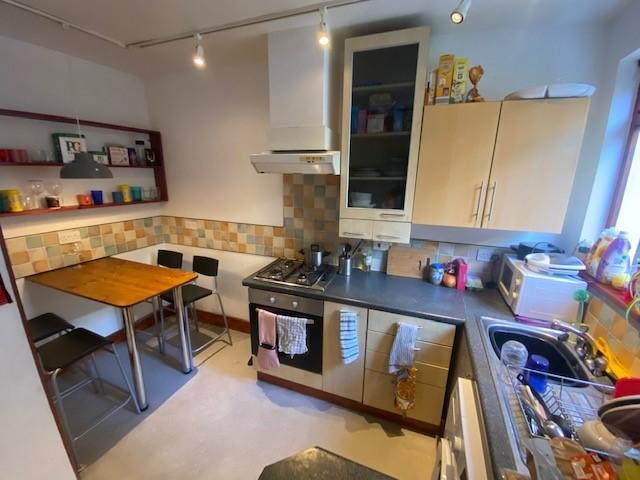 4 bedroom terraced house to rent