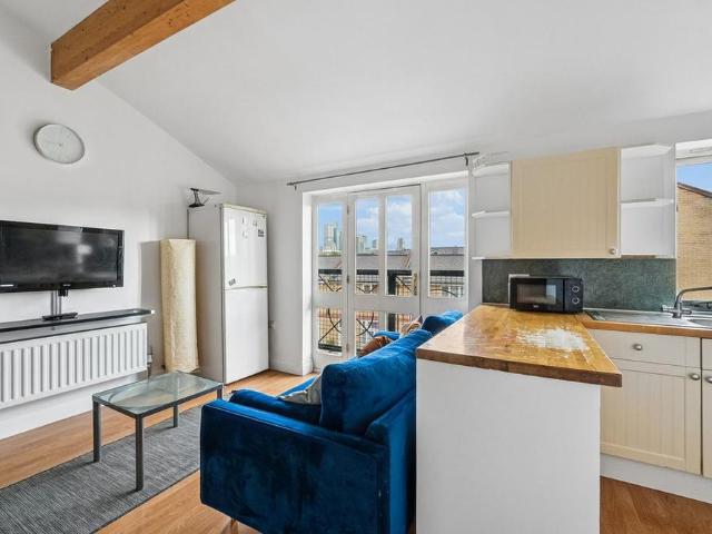 4 bedroom terraced house to rent