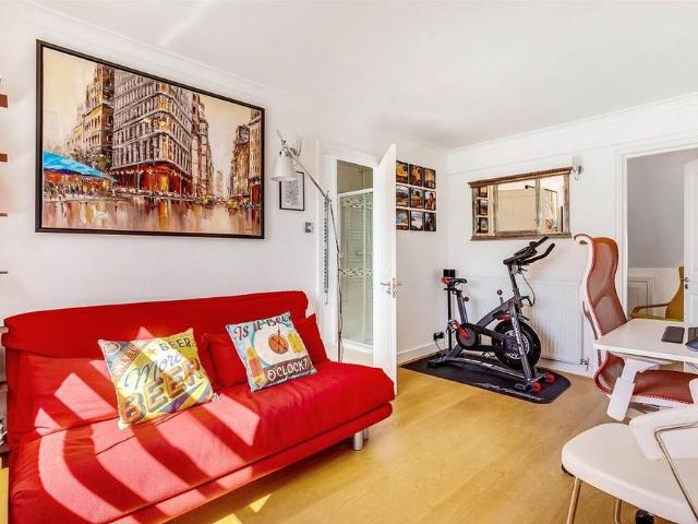 4 bedroom terraced house to rent
