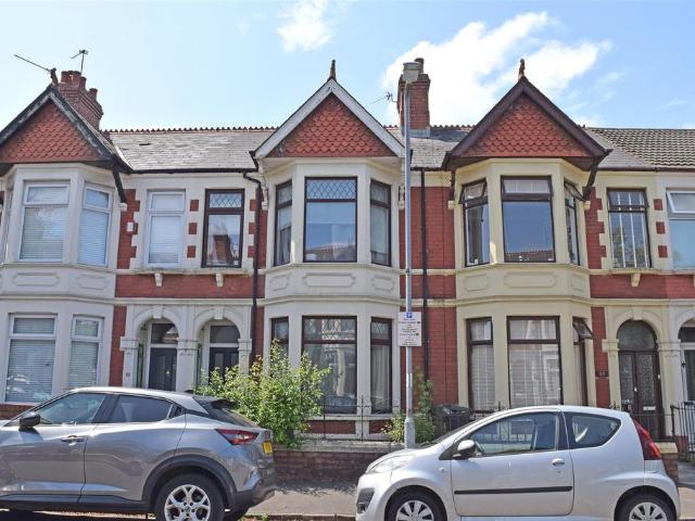 4 bedroom terraced house to rent