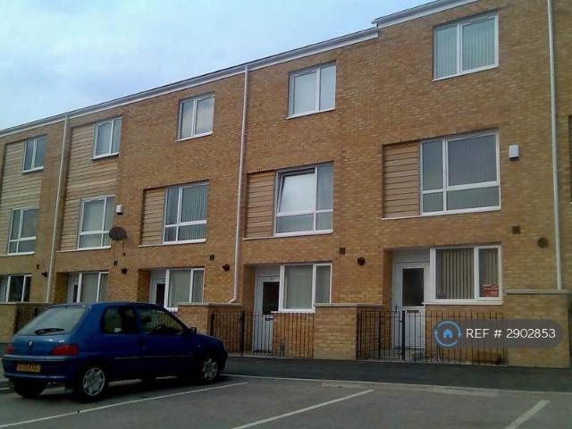 4 bedroom terraced house to rent