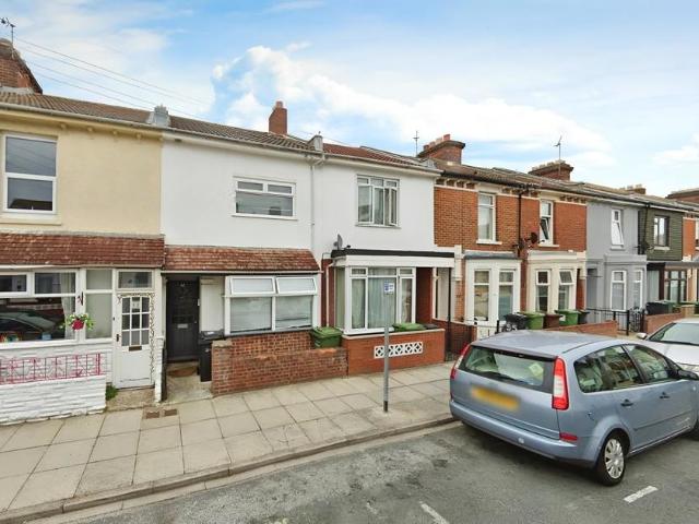 4 bedroom terraced house to rent