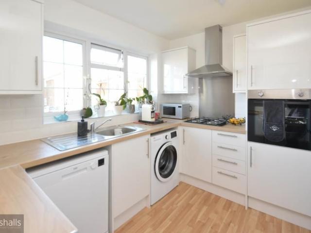 4 bedroom terraced house to rent
