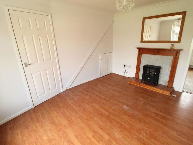 4 bedroom terraced house to rent