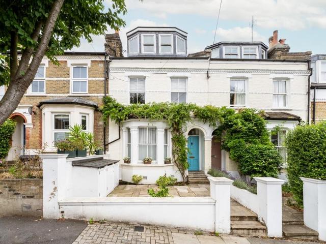 4 bedroom terraced house to rent