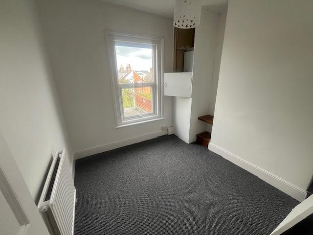 4 bedroom terraced house to rent