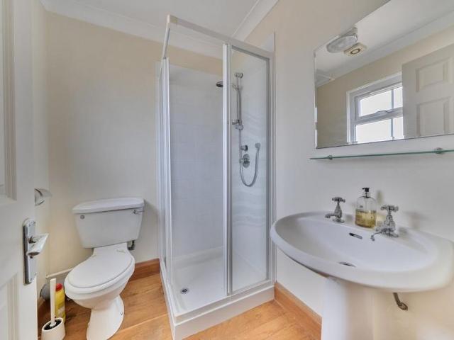 4 bedroom terraced house to rent