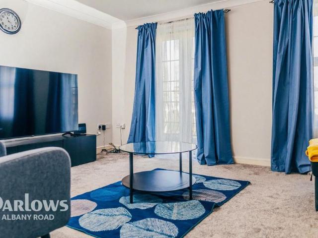 4 bedroom terraced house to rent