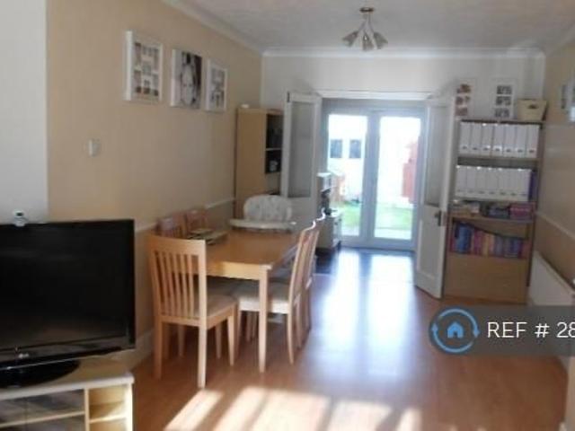 4 bedroom terraced house to rent