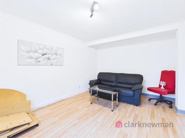 4 bedroom terraced house to rent