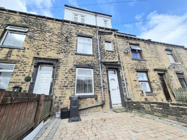 4 bedroom terraced house to rent