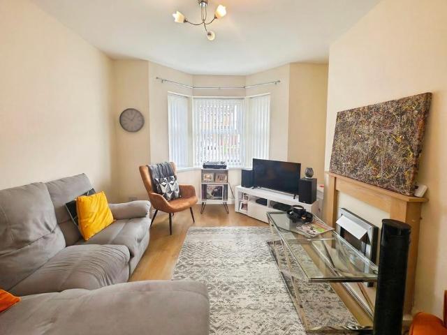 4 bedroom terraced house to rent