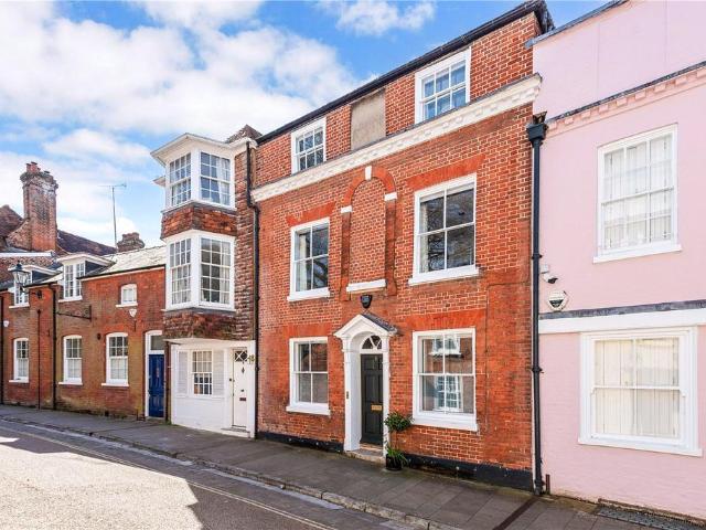 4 bedroom terraced house to rent