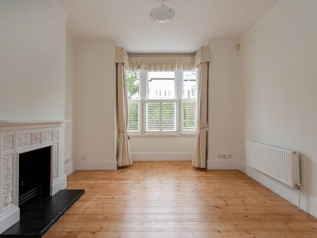 4 bedroom terraced house to rent