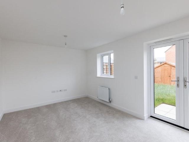4 bedroom terraced house to rent