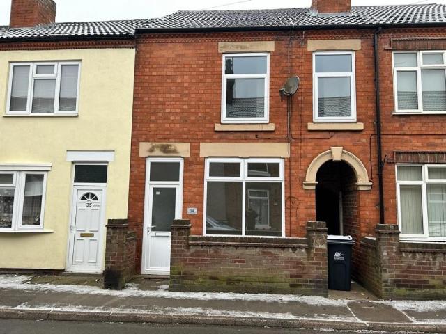 4 bedroom terraced house to rent