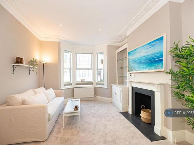 4 bedroom terraced house to rent