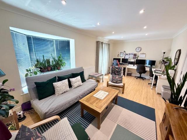 4 bedroom terraced house to rent