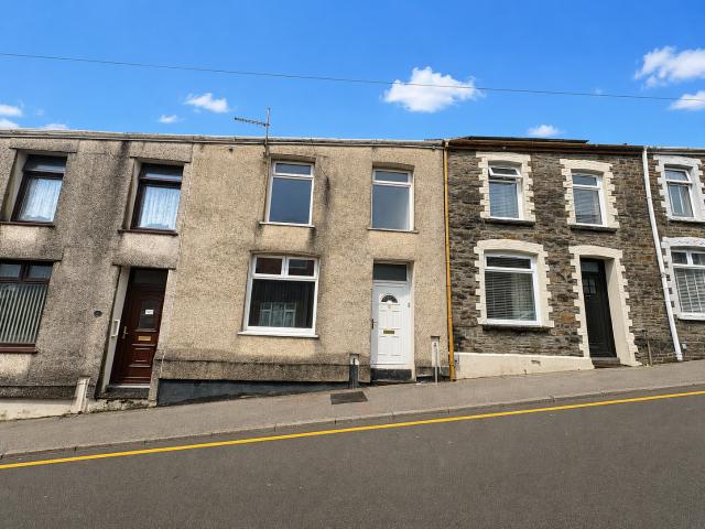 4 bedroom terraced house to rent