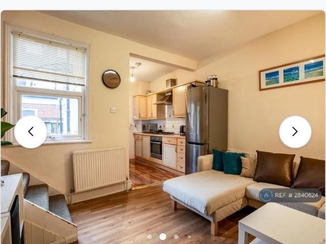 4 bedroom terraced house to rent