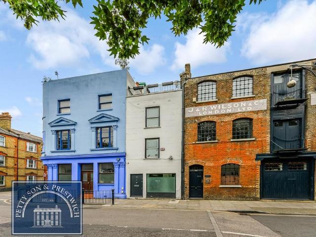 4 bedroom terraced house to rent