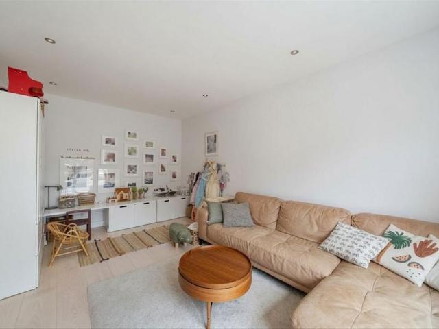 4 bedroom terraced house to rent