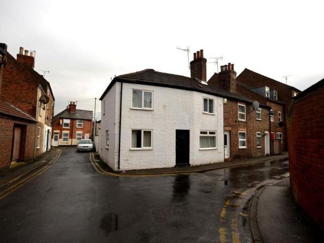 4 bedroom terraced house to rent