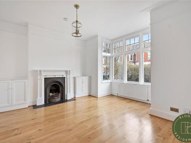4 bedroom terraced house to rent