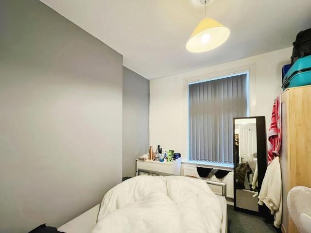 4 bedroom terraced house to rent