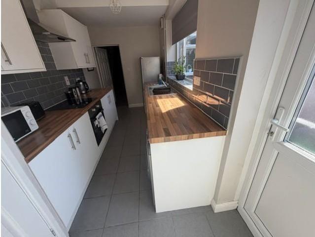 4 bedroom terraced house to rent