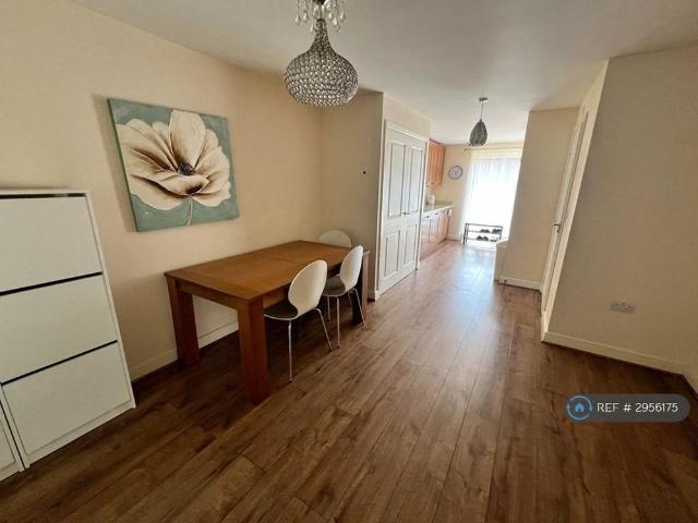 4 bedroom terraced house to rent