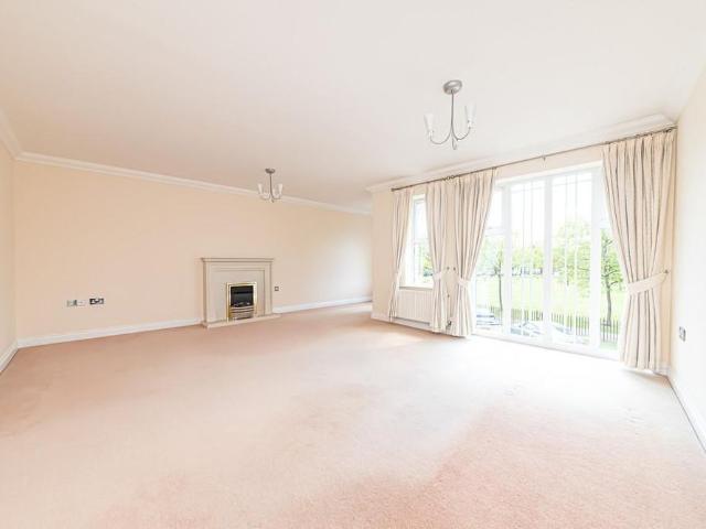 4 bedroom terraced house to rent