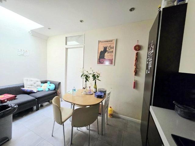 4 bedroom terraced house to rent