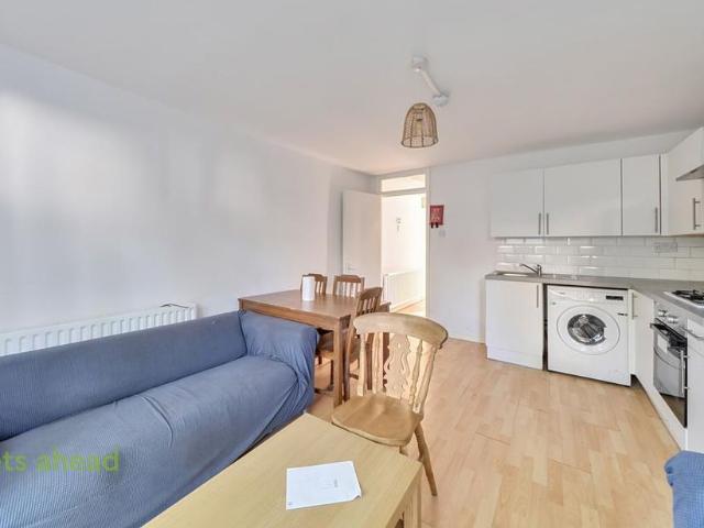 4 bedroom terraced house to rent