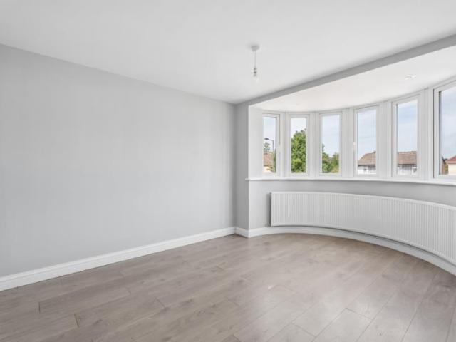 4 bedroom terraced house to rent