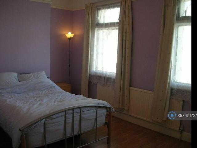 4 bedroom terraced house to rent