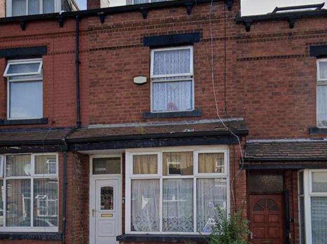 4 bedroom terraced house to rent