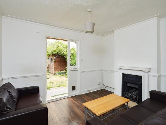 4 bedroom terraced house to rent