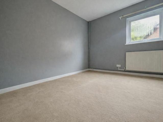 4 bedroom terraced house to rent