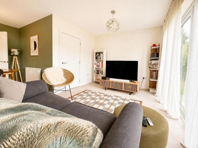 4 bedroom terraced house to rent