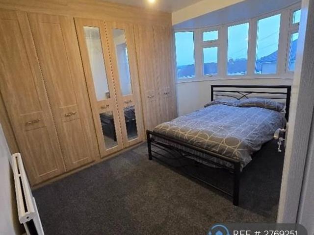 4 bedroom terraced house to rent