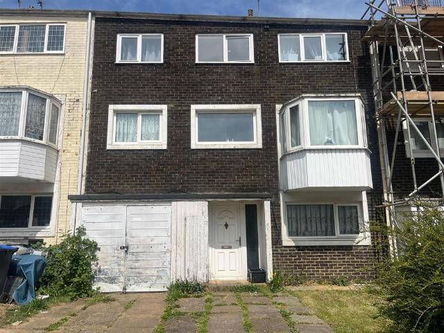4 bedroom terraced house to rent