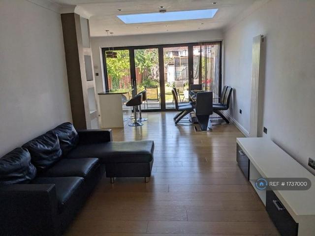 4 bedroom terraced house to rent